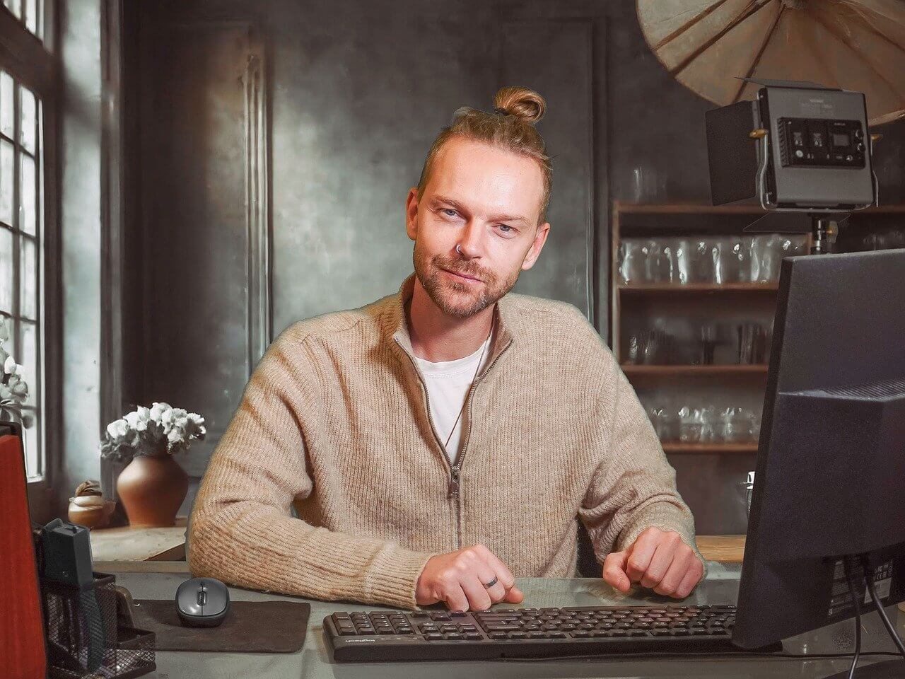 CRM Specialist Role: Job Description, Benefits, and More!